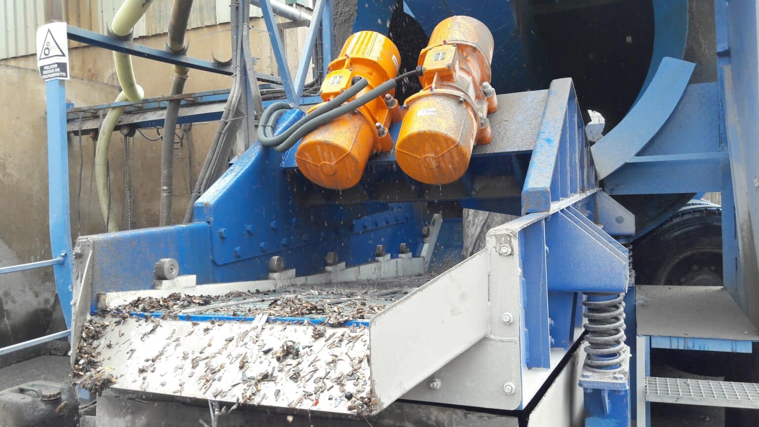 ESCURRIDOR VIBRANTE - Techsolids®